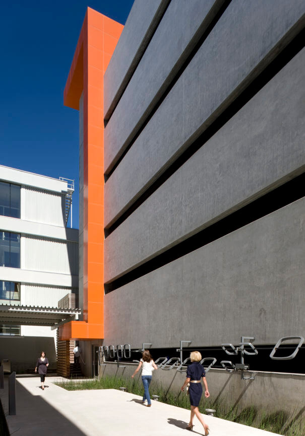 Crossroads Mixed-Use Parking Structure - Helix Architecture + Design