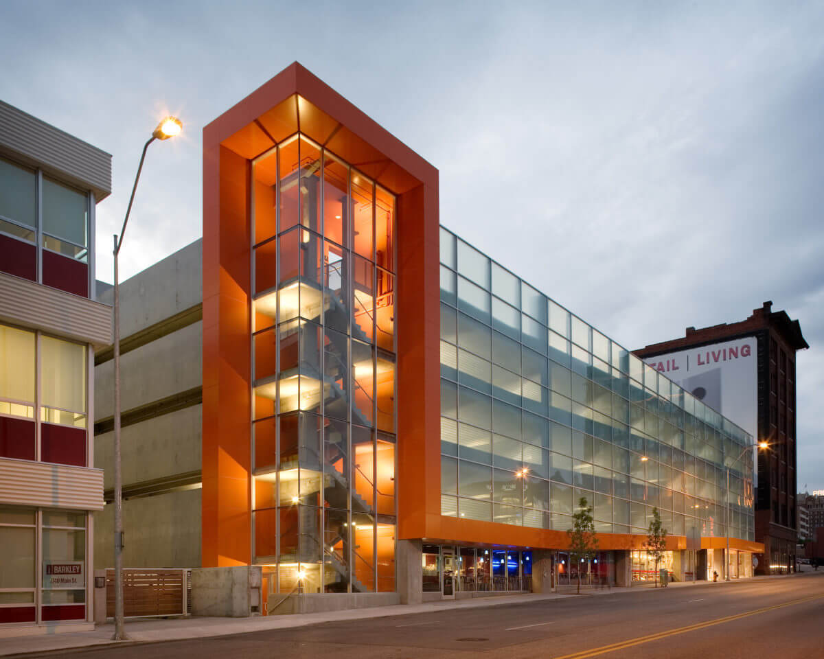 Crossroads Mixed-Use Parking Structure - Helix Architecture + Design